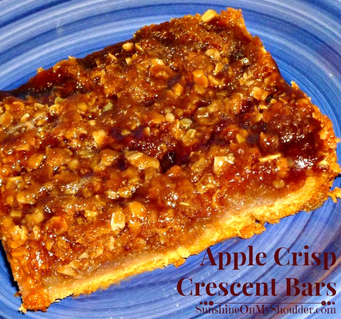 Apple Crisp Crescent Bars | Sunshine On My Shoulder